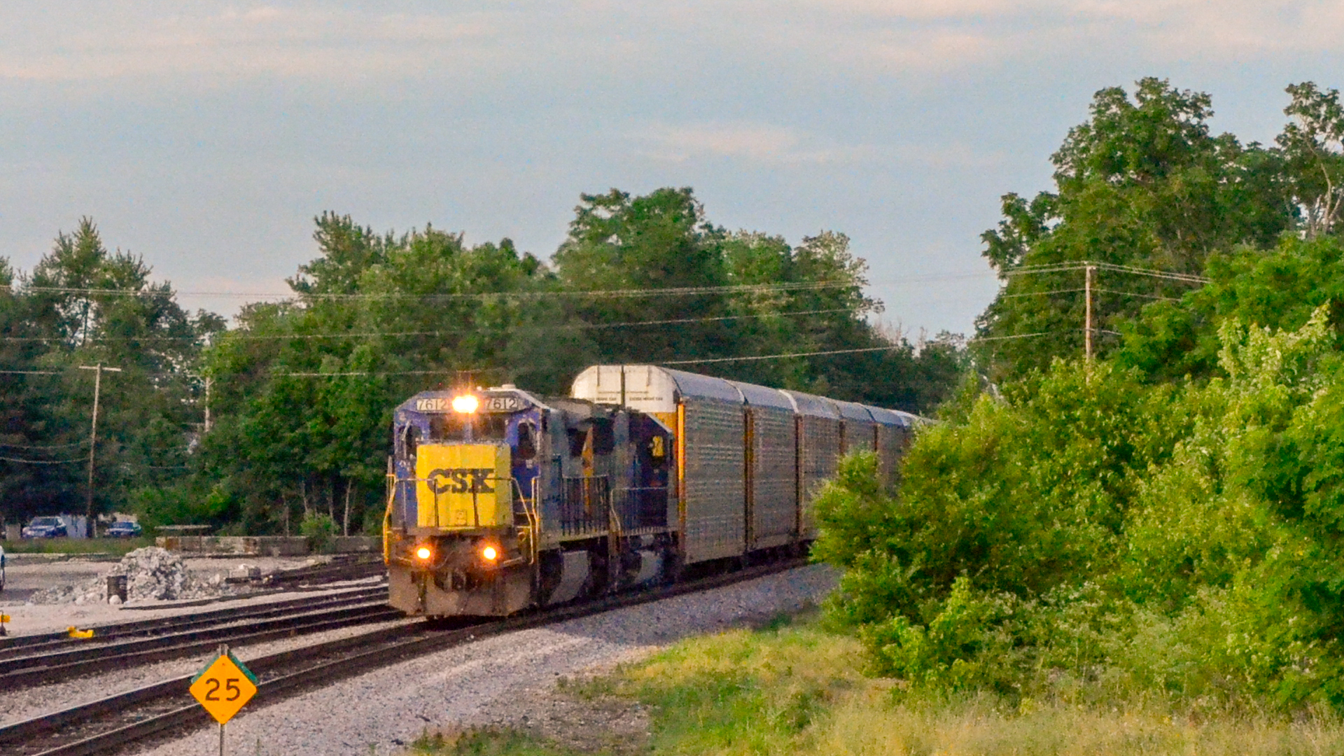 CSX C40-8 & SD50 Locomotives passing by the Museum